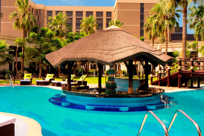 14 Poolside Escapes: Sip, Swim, And Soak Up The Best Poolside Bars ...