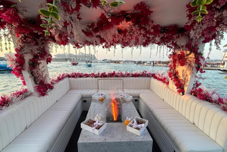 6 Floating Restaurants & Cafes In Dubai - Gulfbuzz