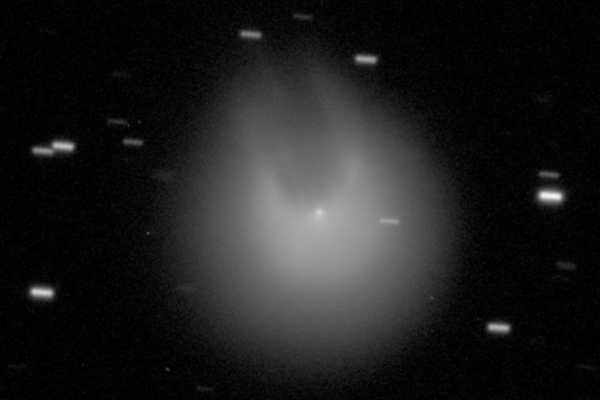 Rare Comet Spotted In The Abu Dhabi Desert - Here's How You Can View It ...